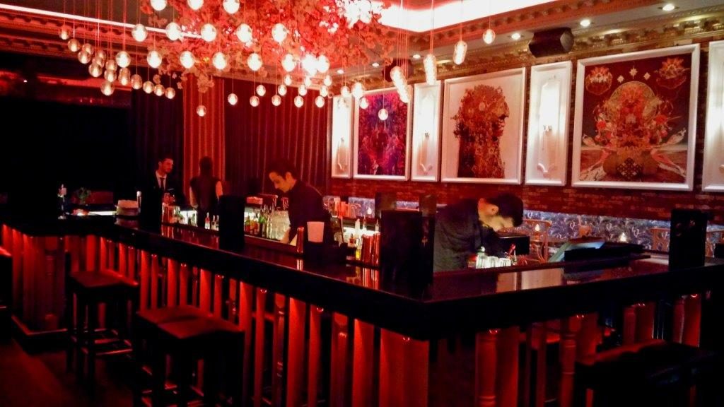 Best bars in Cannes - Places to drink in Cannes