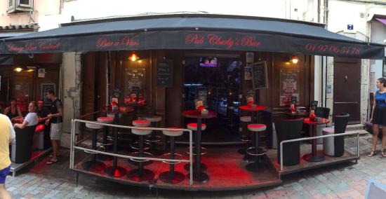 Best bars in Cannes - Places to drink in Cannes